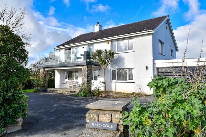 Abersoch Detached House Sleeps 11 - Sea Views - Abersoch