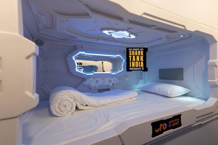 Japanese Pod Hotel Katra - For 4 Guests+bathroom - Katra