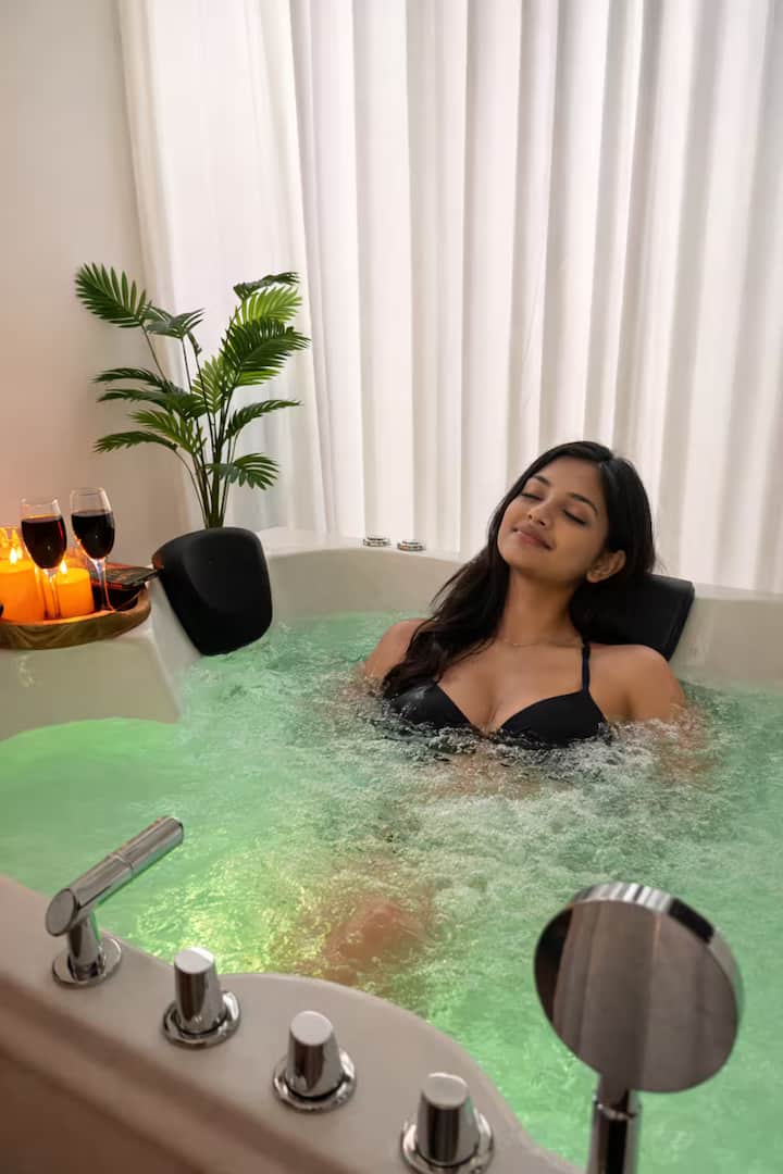 Suite Room With Jacuzzi- Amazingly Designed Room - Ranchi