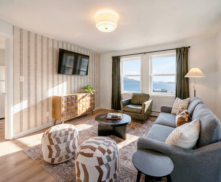 Stunning Bay View Apartment In Center Of Town - Seward, AK
