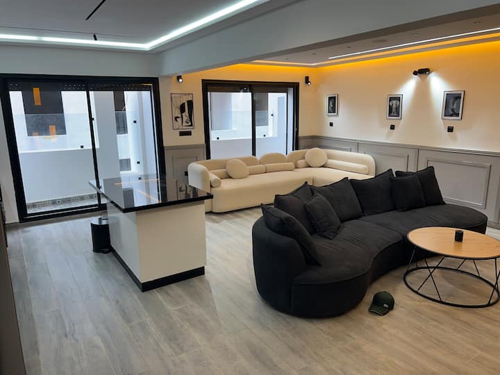 Maison Blanc Et Noir - Fès