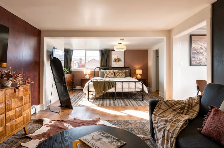 Walkable Downtown + Stunning Mountain Views - Seward, AK