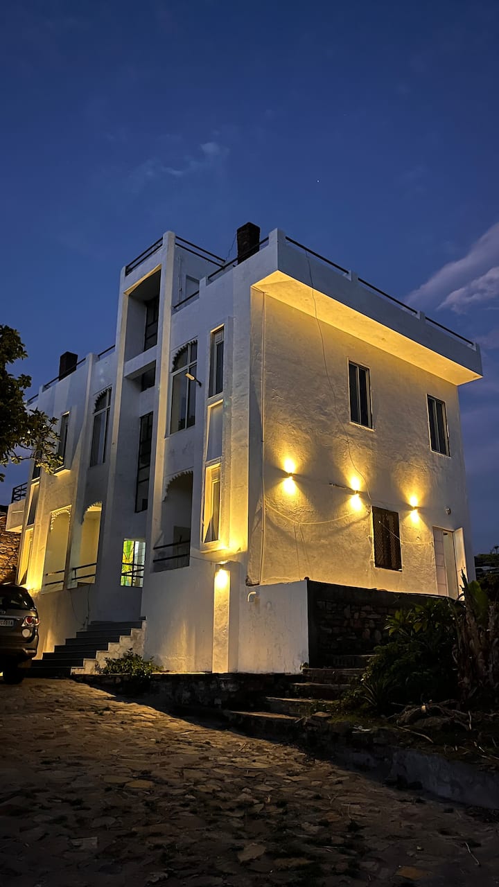 Junglerush Live In Nature Art Space - Kumbhalgarh