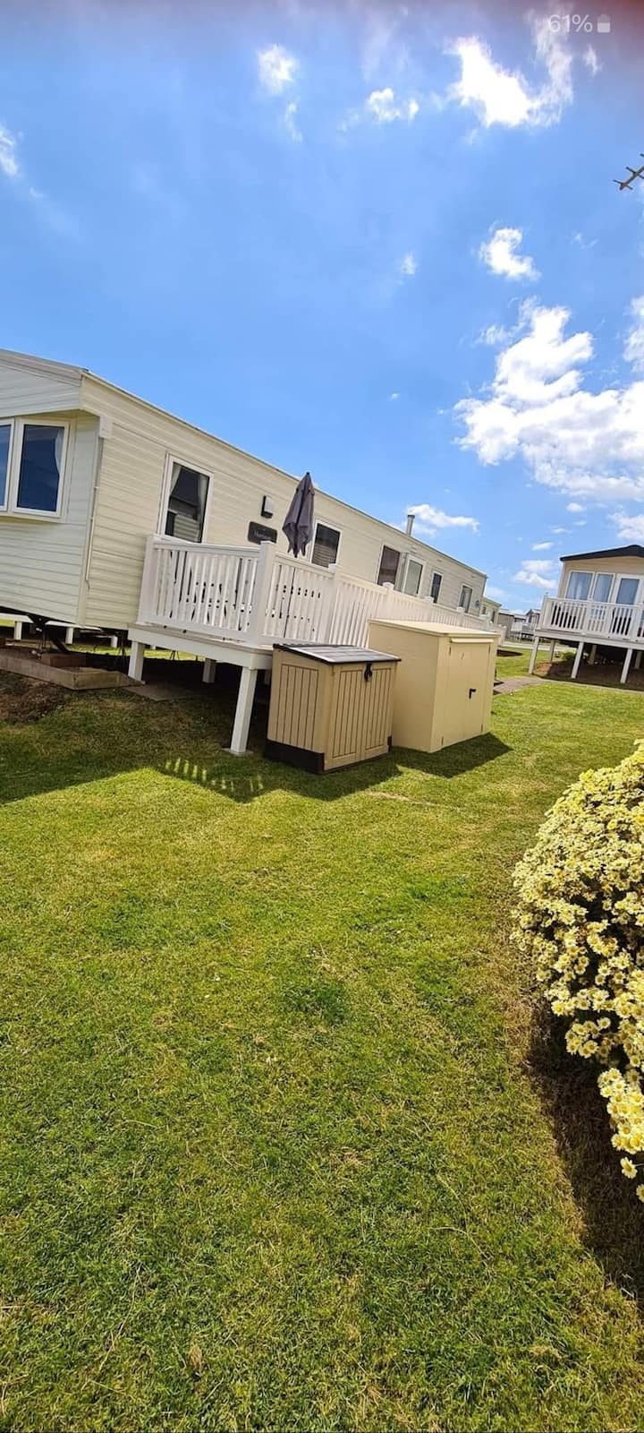 3 Bedroom Caravan Ramp Side Decking On Karo Place - Sidmouth