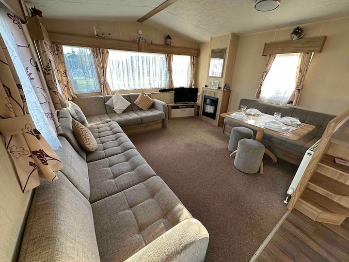 Spacious Modern Caravan - Harwich