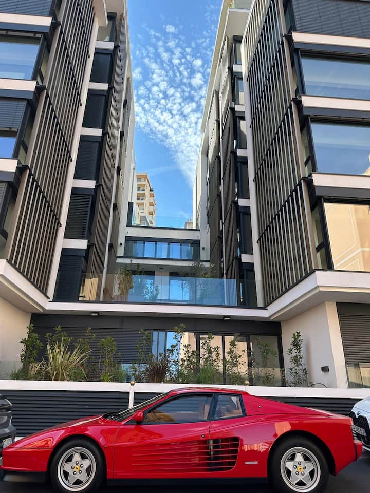 Studio Luxe Vue Mer Terrasse à 2 Mètres De Monaco - Monaco