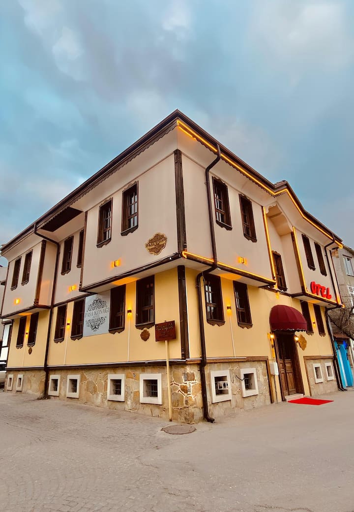 Tarihi Bölgede Paşa Konağı Ile Konforlu Deneyimler - Eskişehir