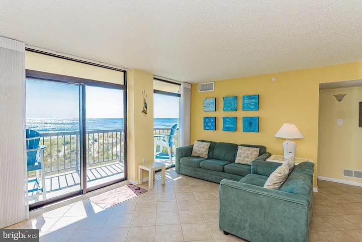 Double-deck Oceanfront Escape | Sunrise Views - Maryland Beach, MD