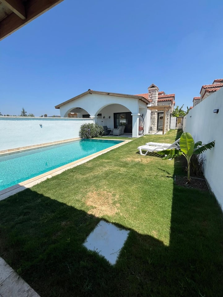 Urla Uzunkuyu- ÖZel Havuzlu Villa - Barbaros
