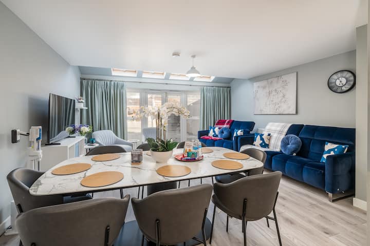 Stunning 4br Home | Woodford Green | Parking - イルフォード