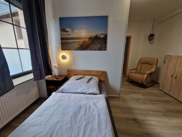 Fewo 3 Wohnung Mit 4 Schlafzimmer, Küche, 3 X Bad - Moers