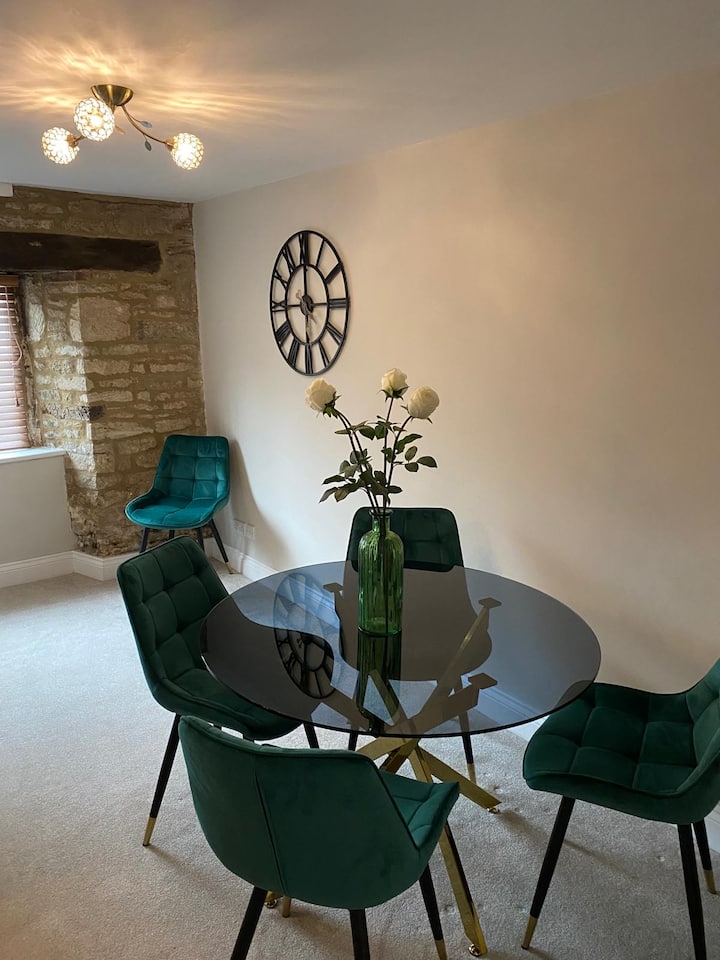 Ground Floor Apartment In 18th Century Building - Cirencester