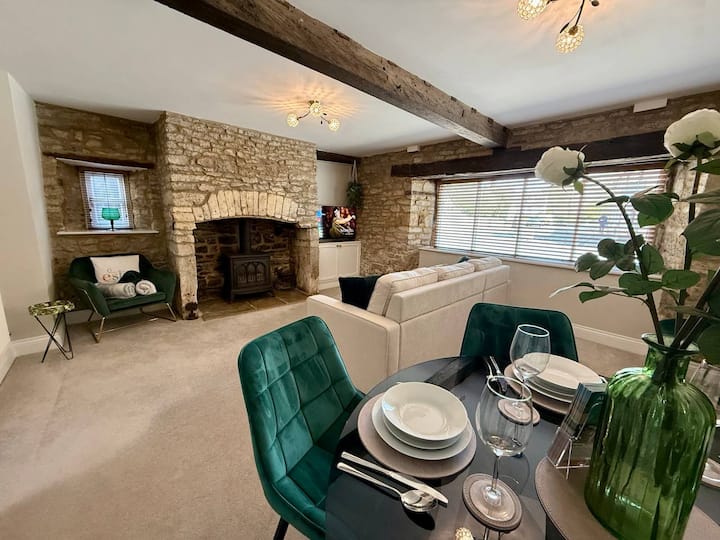 Ground Floor Apartment In 18th Century Building - Cirencester