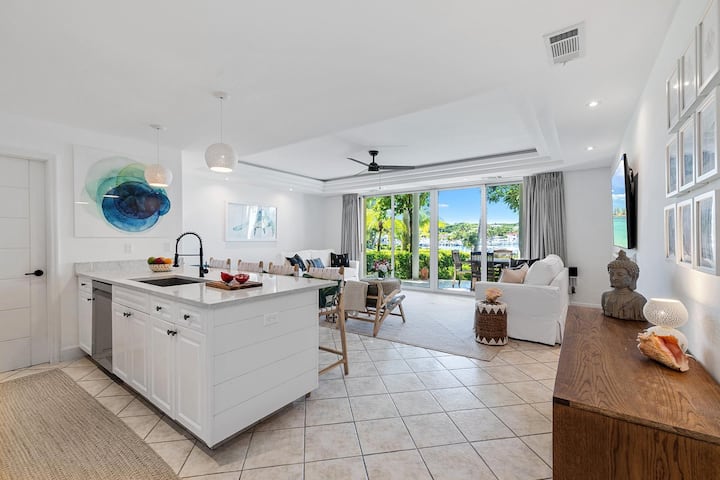 Coconuts C2 Waterfront Condo In Providenciales - Turks and Caicos Islands
