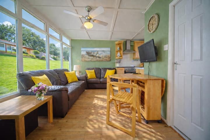 Wonderful Chalet, Close To The Beach In Cromer - Cromer