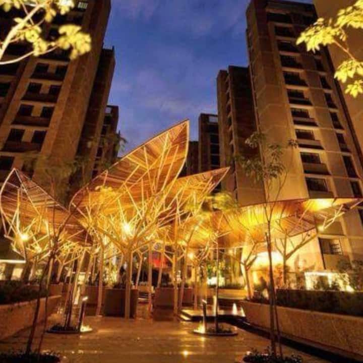 A Cosy 2 Bhk Near Vaishnodevi Circle - Ahmedabad