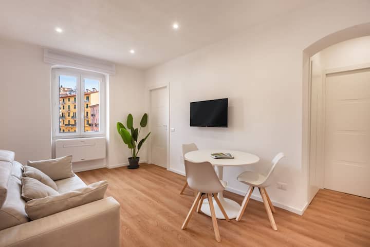 [Binario 79] 5 Terre / In Front Of The Station+a/c - La Spezia