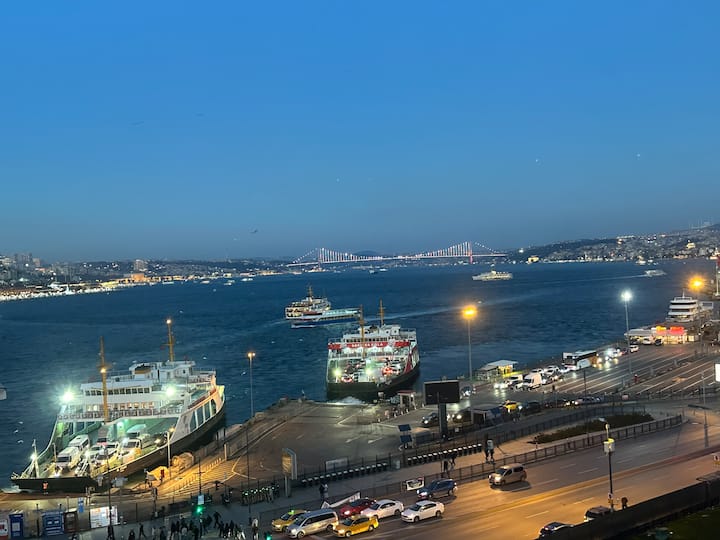 Denize Sıfır Boğaz Manzaralı Lüks Süit Teraslı Oda - İstanbul