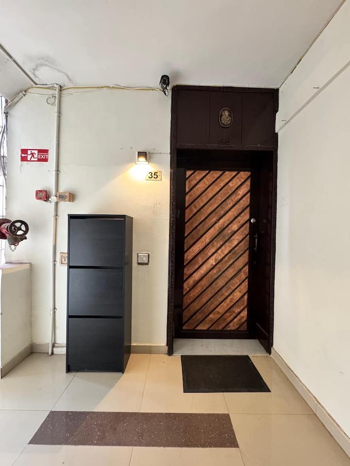 Cozy Furnished 3bhk Near Law Garden - Ahmedabad