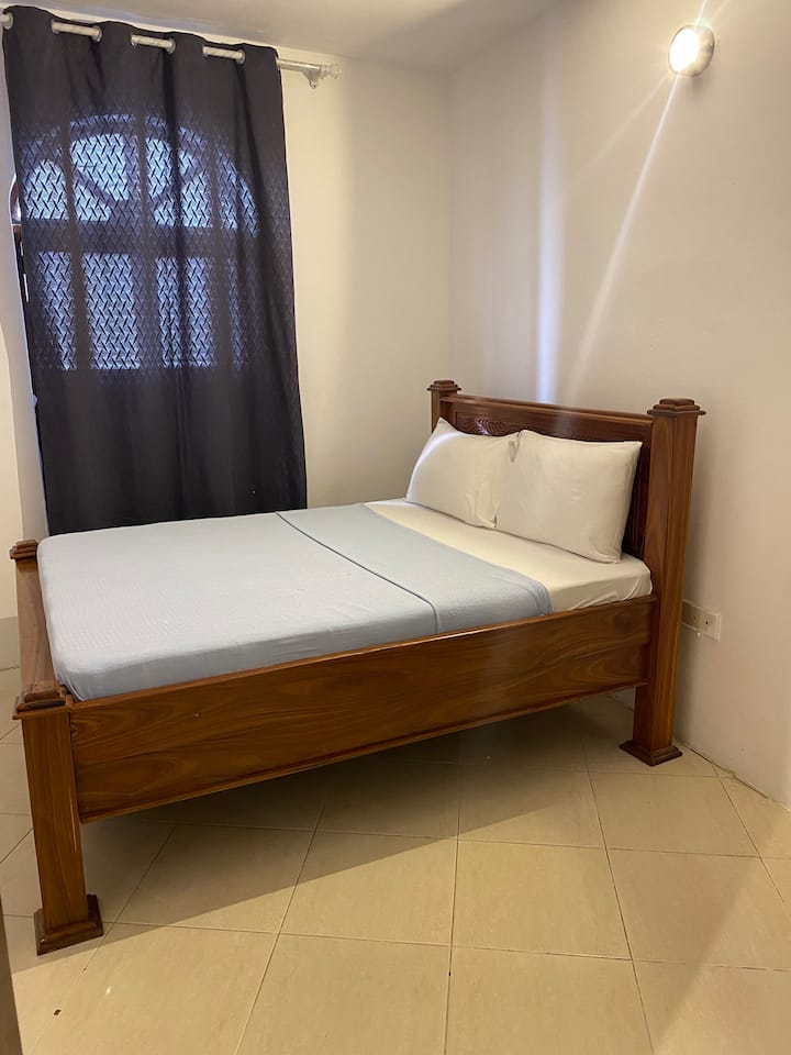 Queen Room 1 Private Bathroom - Zanzibar