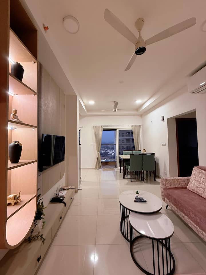 Skyline Heights | 27th Floor Luxury 2bhk
Gift City - 아마다바드