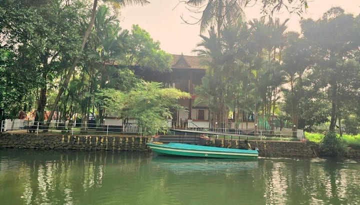 6 Room Villa For A Escape From Busy Life - Kottayam