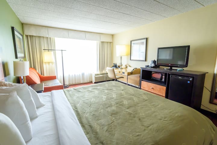Exton Hotel Guest Room - Phoenixville, PA