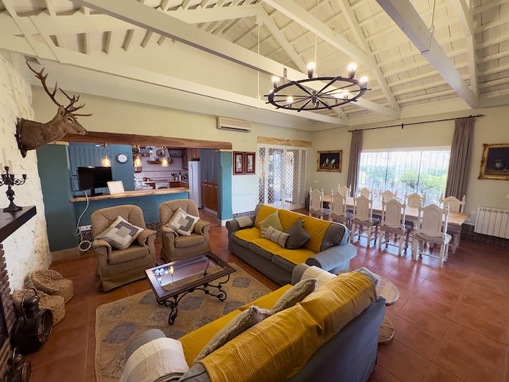 Villa Para 15 Con Piscina, Tenis Y Jardines - Montilla