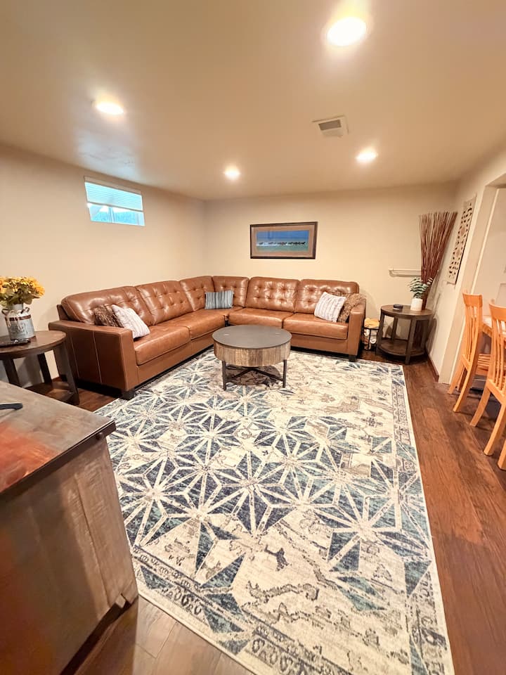 Lower Pointe | Private 2br Basement Suite - Cheyenne, WY