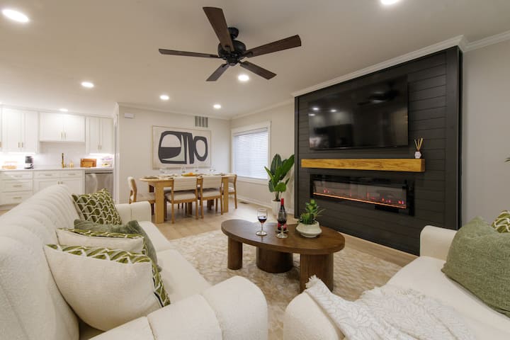 Sleeps 10 | Spacious Luxe Retreat W/ Fireplace - Eagle Lake, Winslow