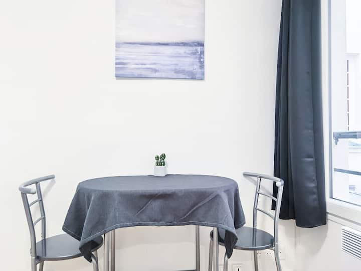 Stay In Historic Marais Near Bhv/notre-dame /Metro - Paris