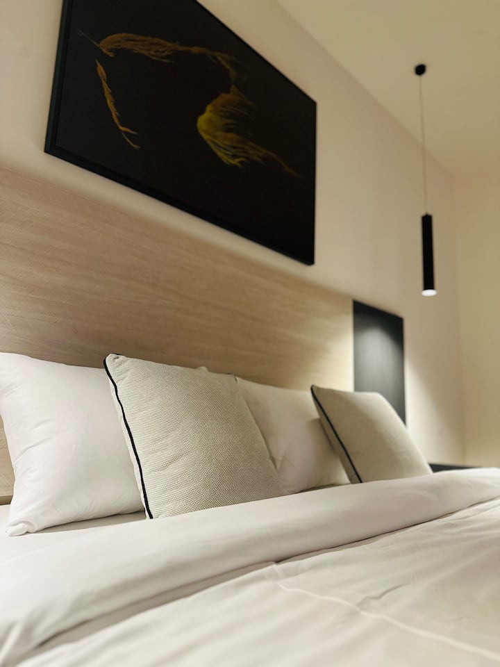 أستديو فاخر (بدخول ذاتي) - Eritrea