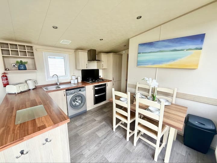 Enzo’s Palace - Dover