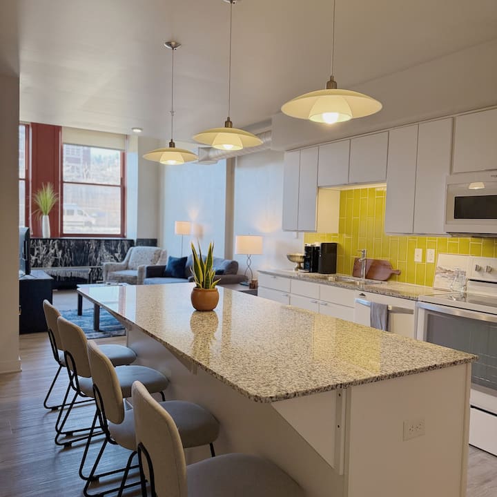 2br Loft | Historic Heinz Building | Near Stadiums - Pittsburgh, PA