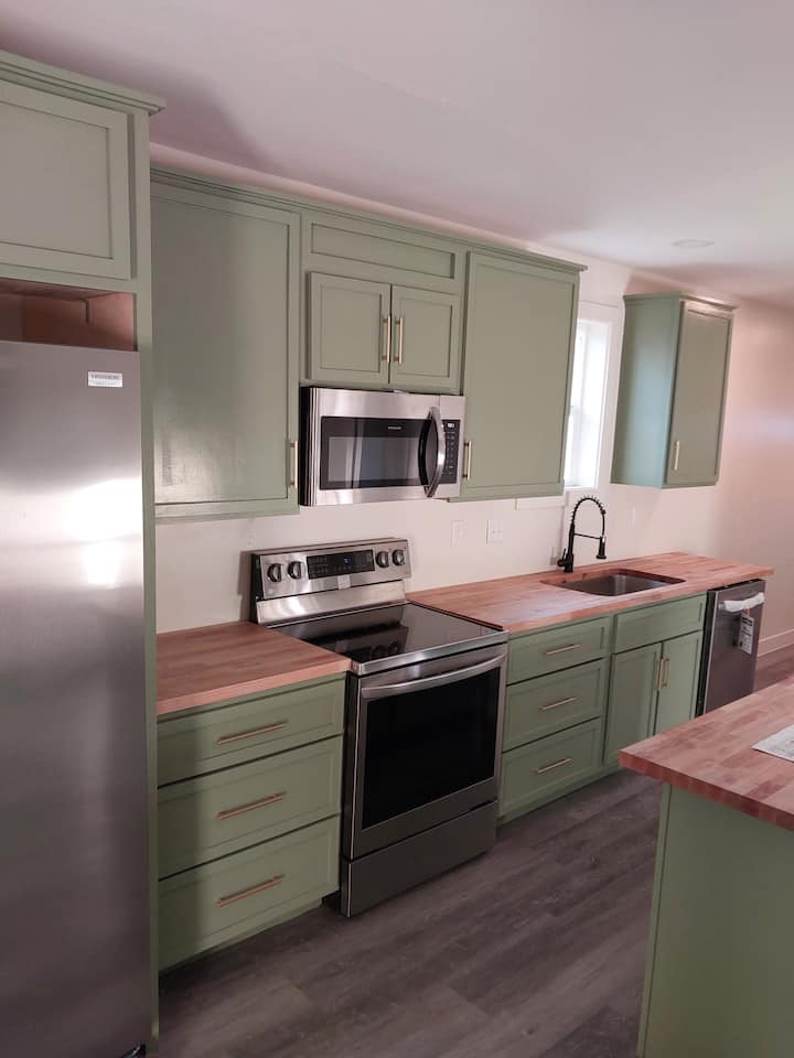 New Cozy 3 Bed Two Bath Washer Dryer Free Parking - Joplin, MO