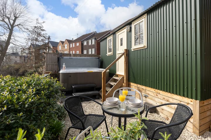 Riverside Shepherd's Hut With Hot Tub | Tewkesbury - Tewkesbury