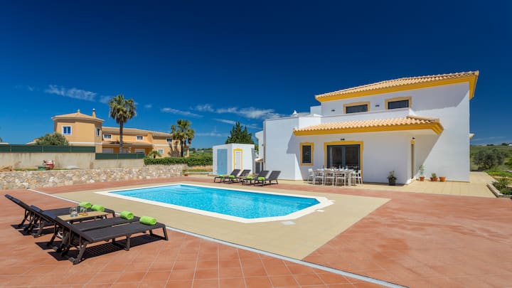 Family Villa With Private Pool - Carvoeiro