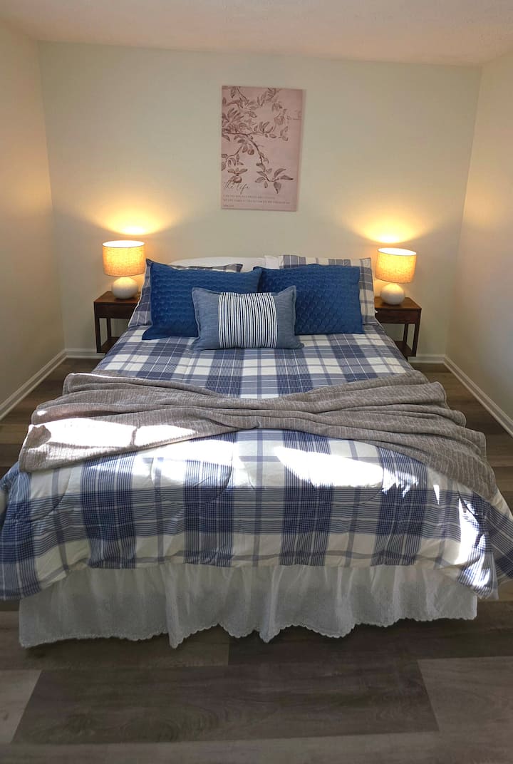 Cozy Home | Near Restaurants & Shops | Quiet Stay - Lawrenceville, GA