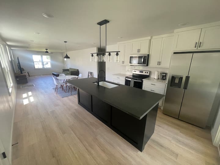 Centrally Located Modern Bungalow! - Uptown Oklahoma City - Oklahoma City