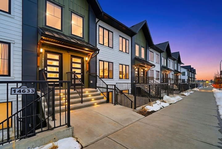 1 Br | Modern Ne Calgary Condo | Parking + Laundry - Canada