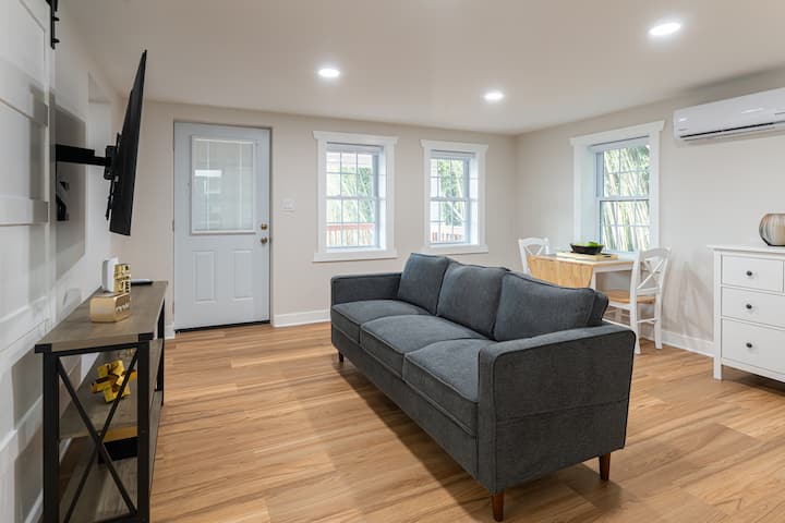 1br/1ba Remodeled Into A Clean, Bright Apartment. - Weaverville, NC