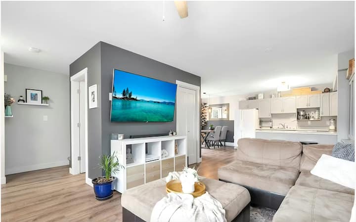 Peach City Townhouse | Walk To Beach & Downtown - Penticton