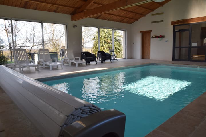 Gite Avec Piscine Intérieure - Vendée