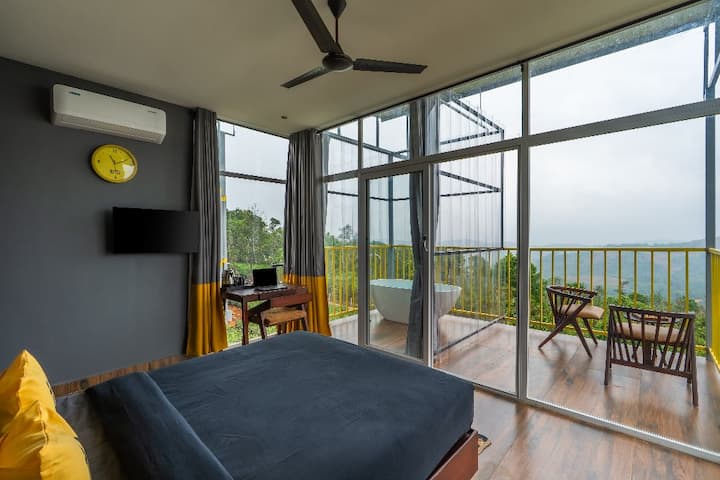 Misty Hills Cottage | Balcony & Bathtub Retreat - Vagamon