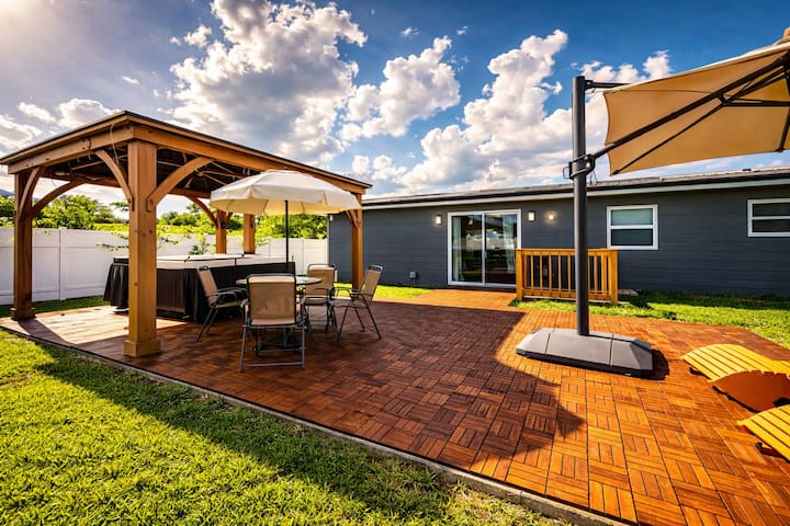 Orlando's Anime House | Hot Tub + Themed Rooms - Camping World Stadium - Orlando
