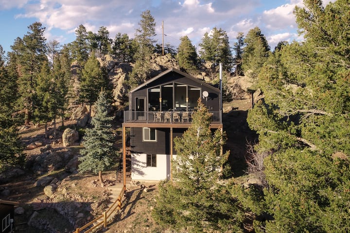 Red Rocks Gather - Hot Tub, Sauna, Cinema & Views - Morrison, CO