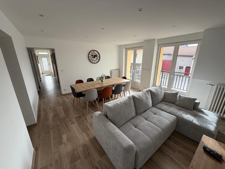 Gîte Au Pied Du Château D'hattonchatel | 18 Pers. - Lorraine