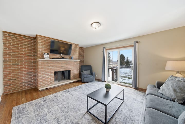 Aurora Fhs Rental - Johnston Dr (5 Bedrooms) - Oswego, IL