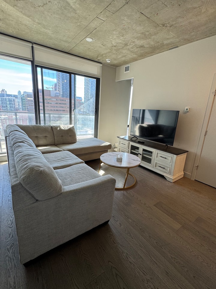 Apartment 1 Bed 1 Bath - Calgary