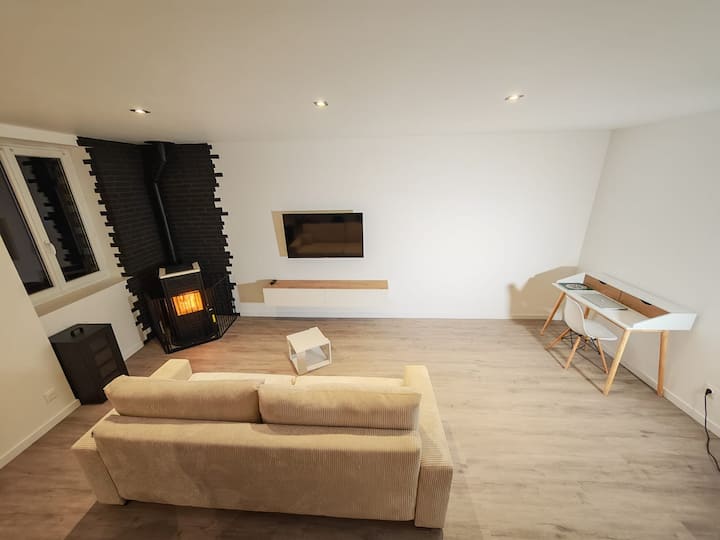 L'immeuble Du Monde Rose - 7 Pers - Issoire